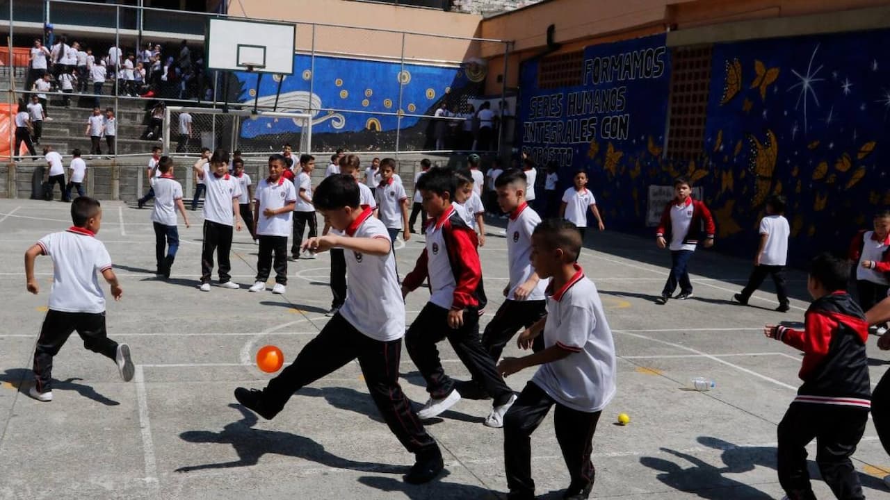 Corte Constitucional: colegios no podrán sancionar a estudiantes por ...